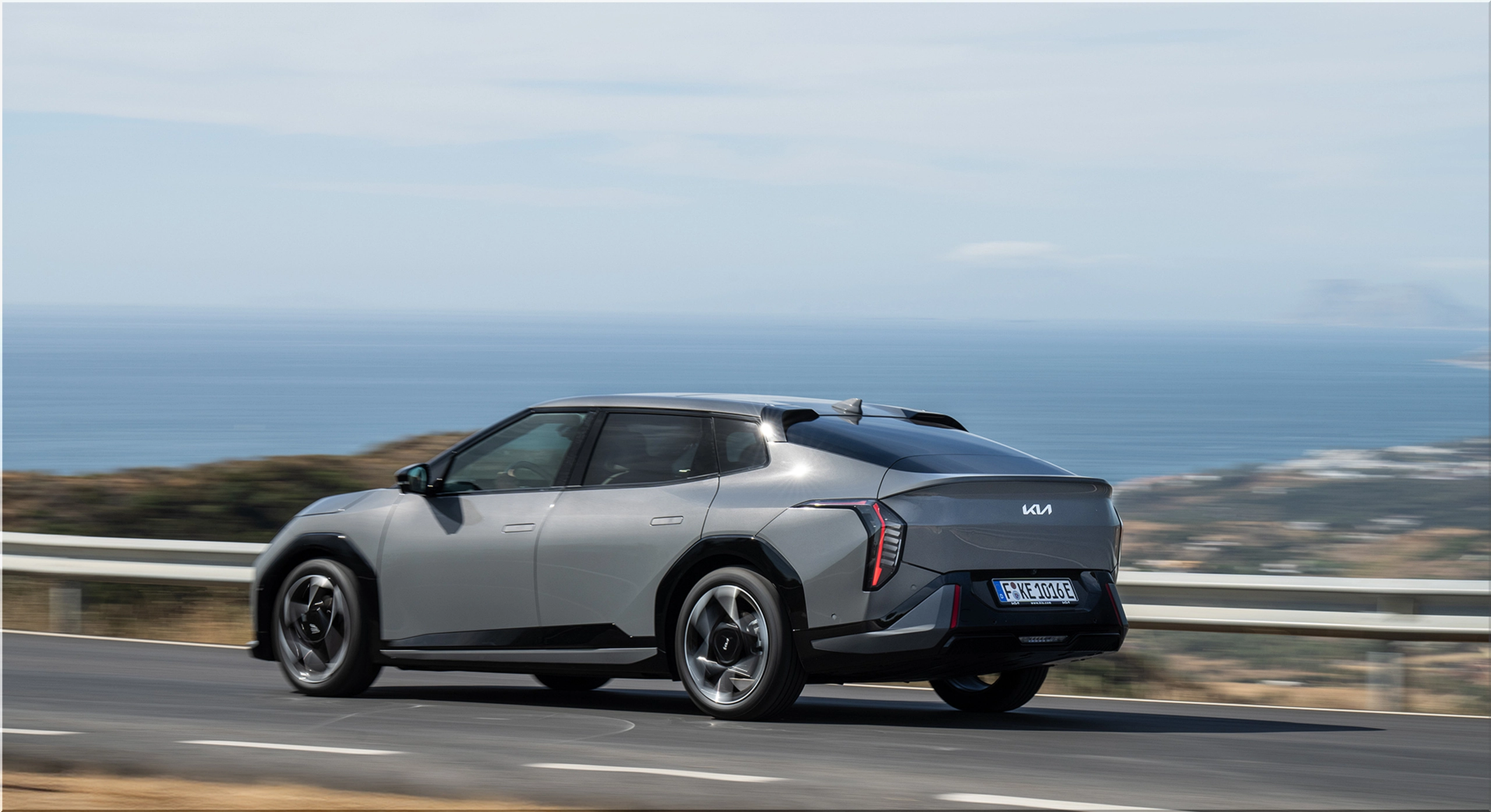 2026 Kia EV4 Fastback: 633 km range, 31-min charge, Europe-tuned | EV ...