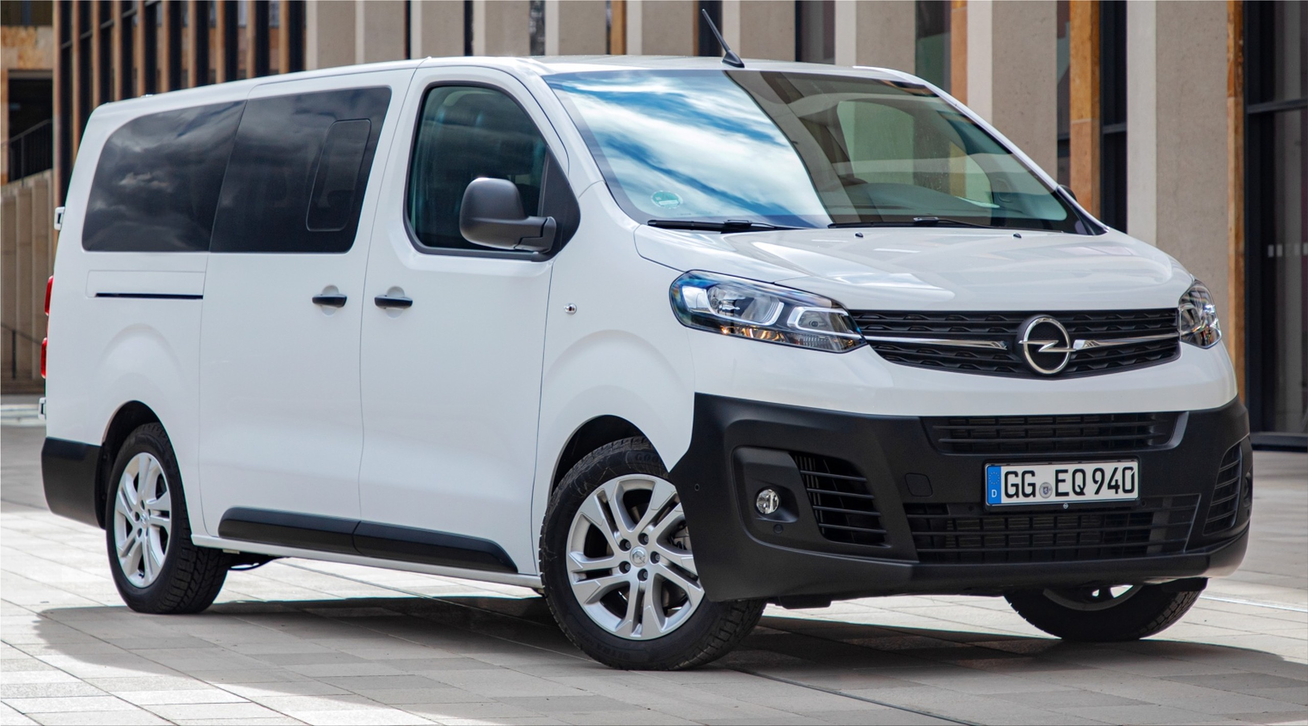 The Opel Vivaro van celebrates its 20th anniversary this year | EV Stories