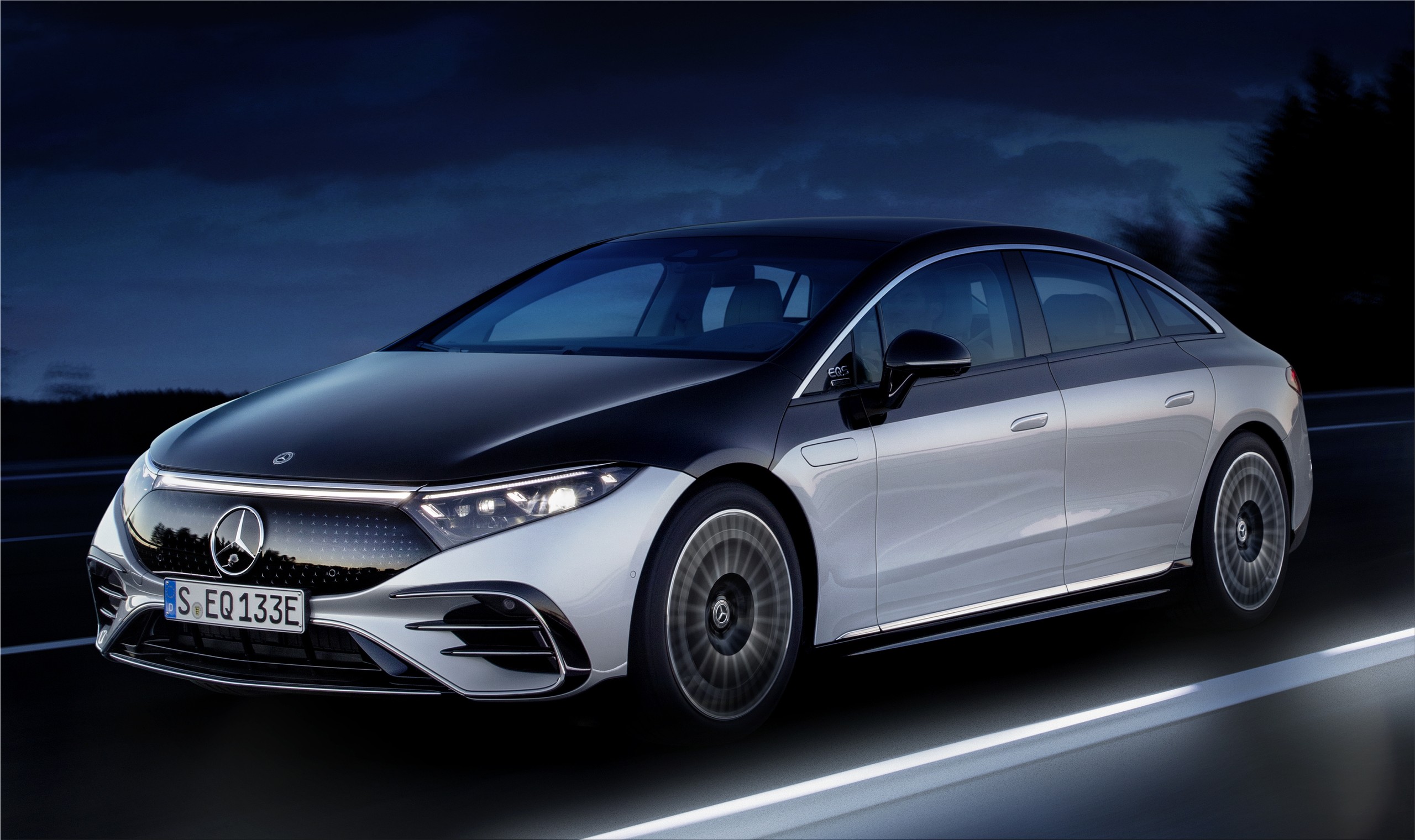The New Mercedes Benz Eqs 450 From 106 374 Euros Ev Stories