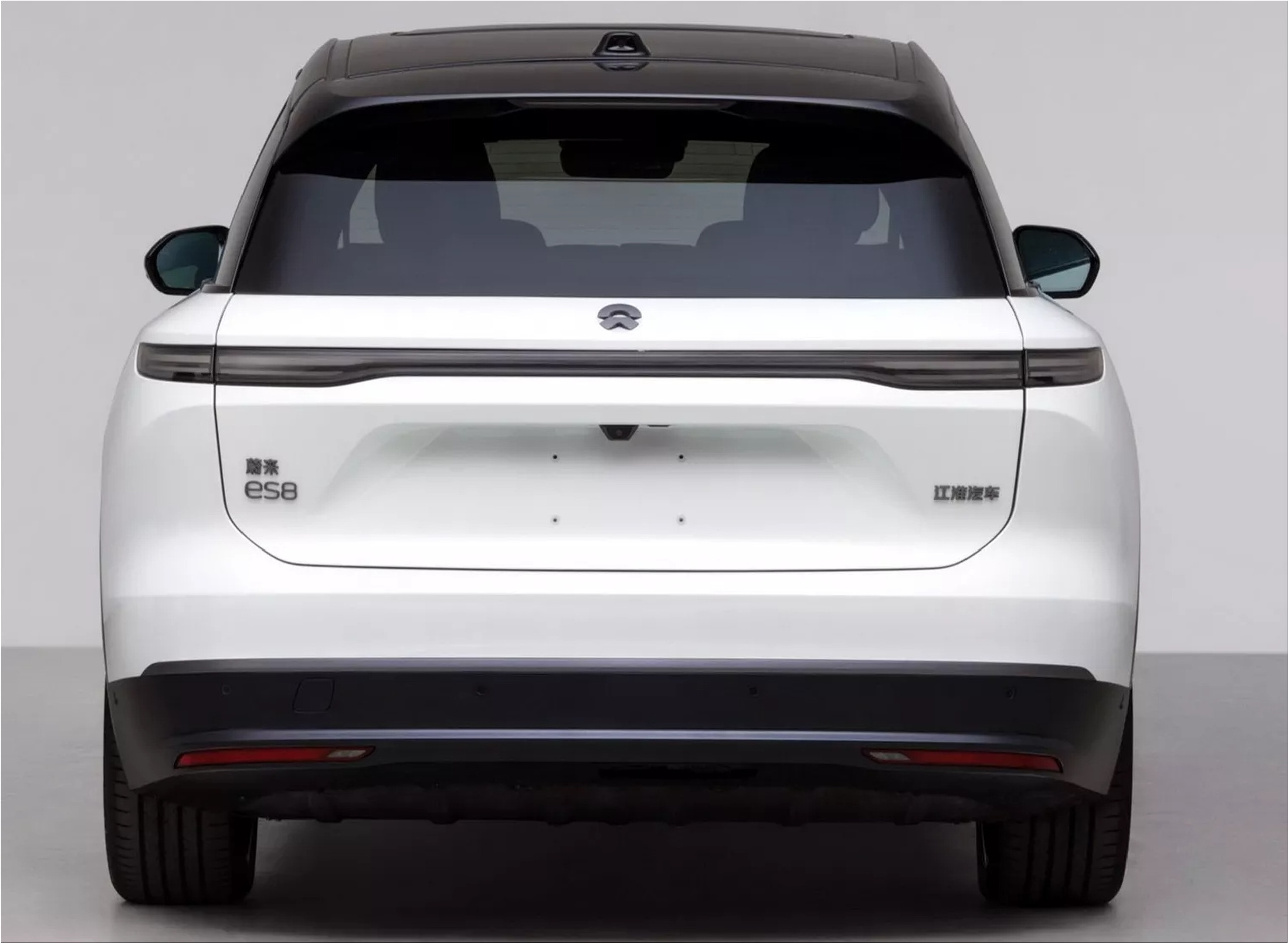 2023 NIO ES8 electric SUV with 480 kW and four-wheel drive | EV Stories