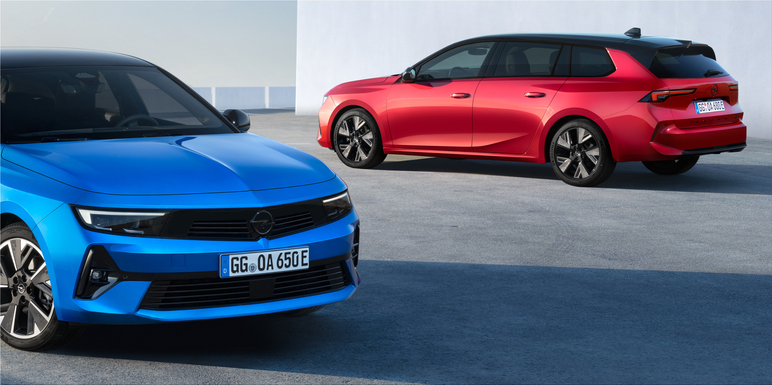 The new Opel Astra Electric and Opel Astra Sports Tourer Electric will ...