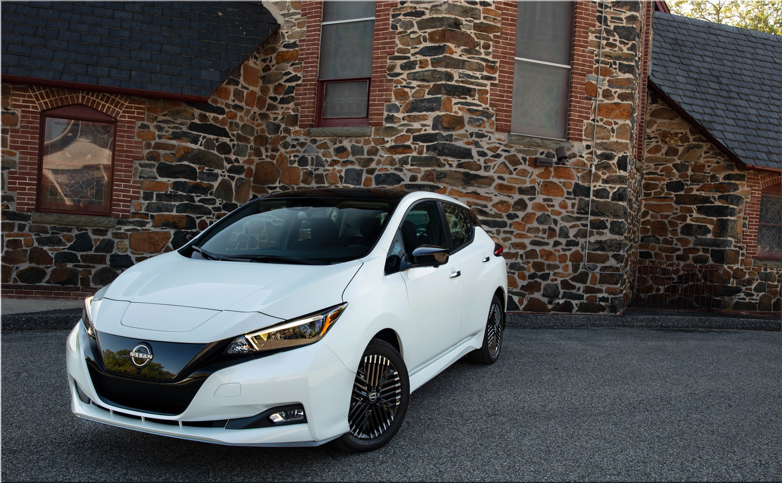 2025 Nissan Leaf: Electric Efficiency on a Budget | EV Stories