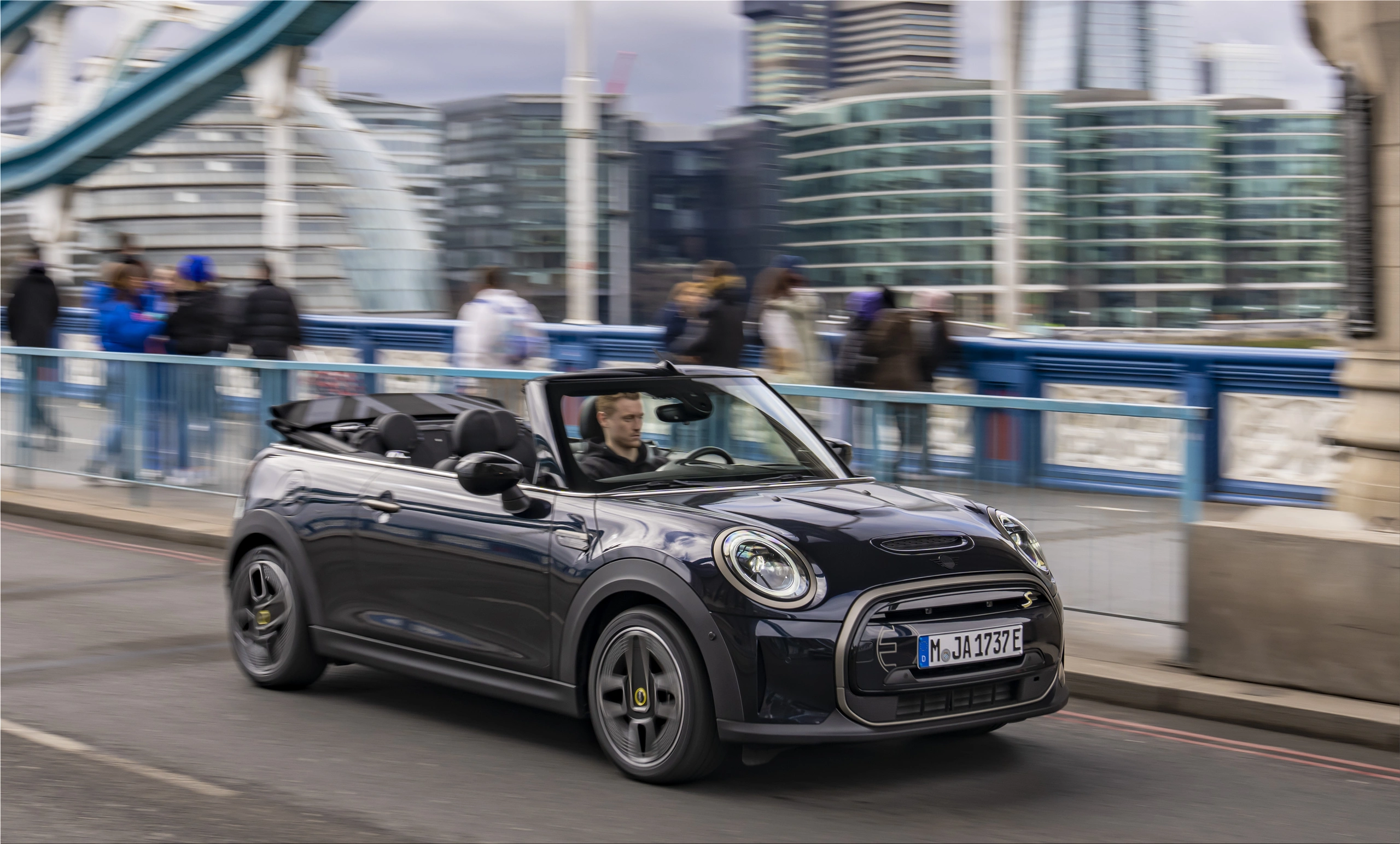 MINI Cooper SE Convertible: The Electric Car That Makes You Feel Alive ...