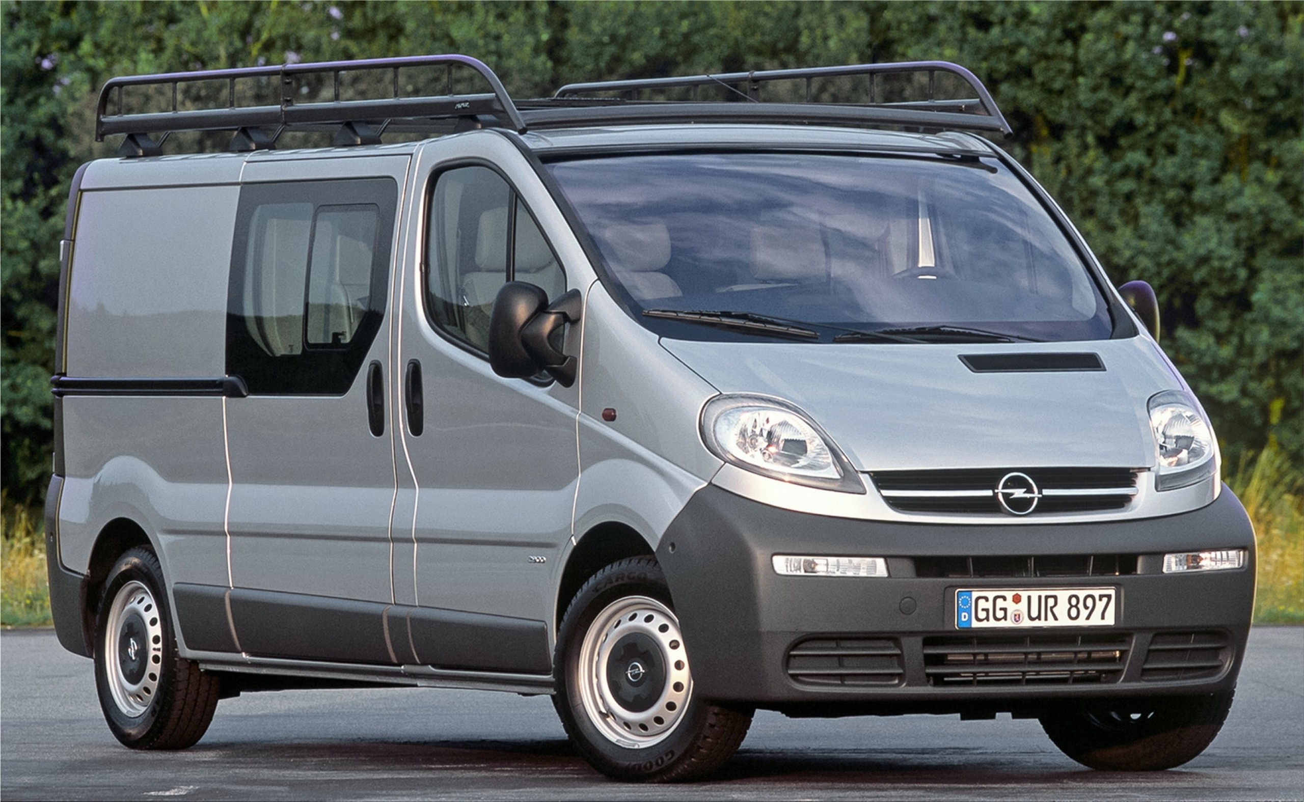 The Opel Vivaro van celebrates its 20th anniversary this year | EV Stories