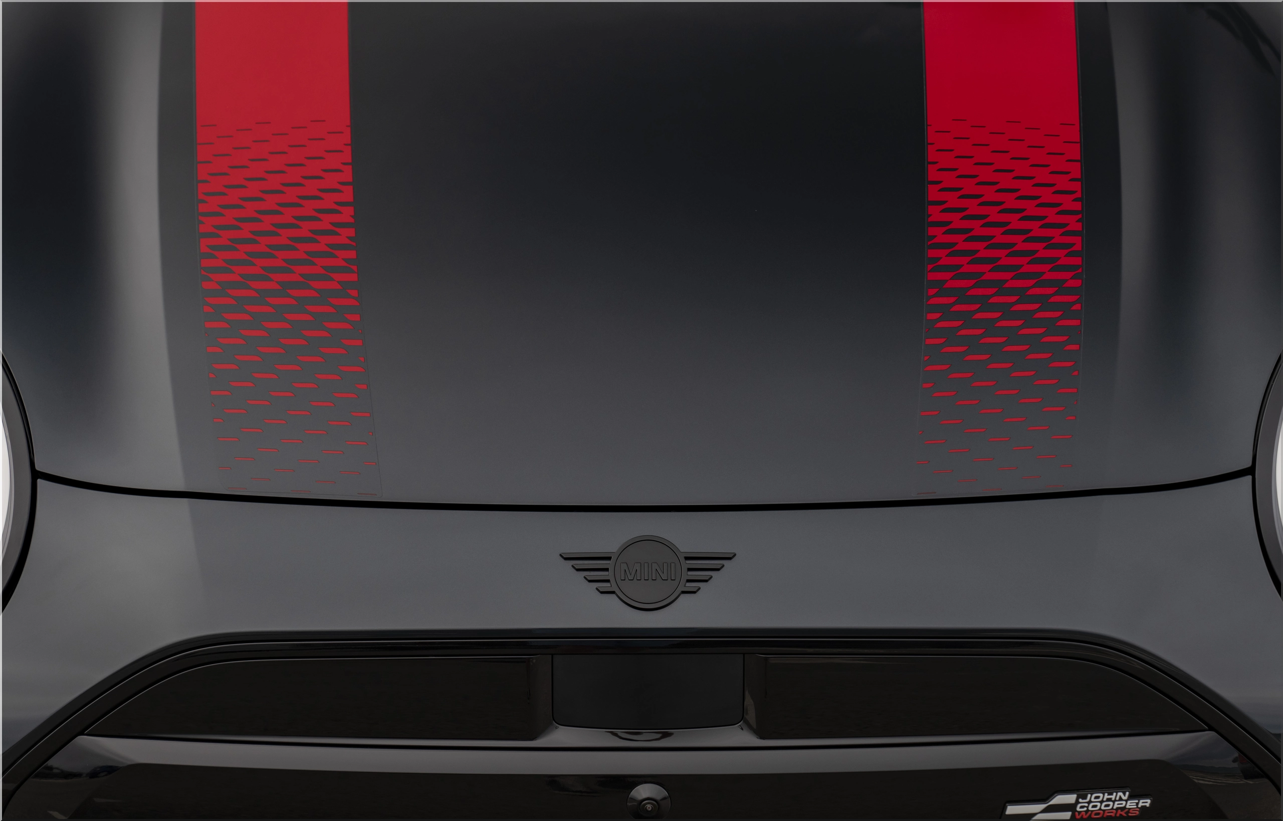The new MINI Cooper SE in JCW Trim combines electric power and sporty ...