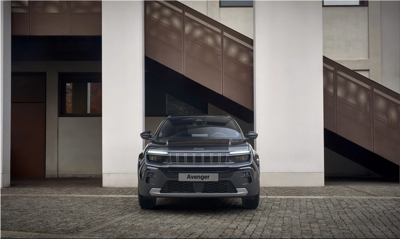 New Jeep Avenger Black Edition: Urban SUV With New Black Styling | EV ...